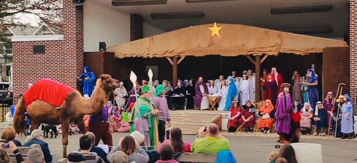 The 9 Most-Christmassy Places in PA Road Trip - PA Bucket List