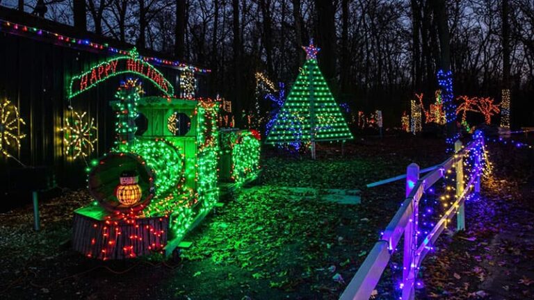 17 of the Best Walk-Thru Christmas Light Displays in PA
