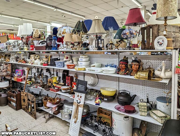 Exploring Hoke-E-Geez Antique Store in Bedford - PA Bucket List