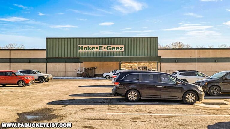 Exploring Hoke-E-Geez Antique Store in Bedford - PA Bucket List