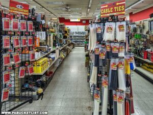 Exploring Hoke-E-Geez Antique Store in Bedford - PA Bucket List