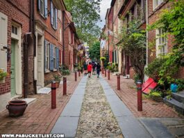 Exploring Elfreth's Alley in Philadelphia - PA Bucket List