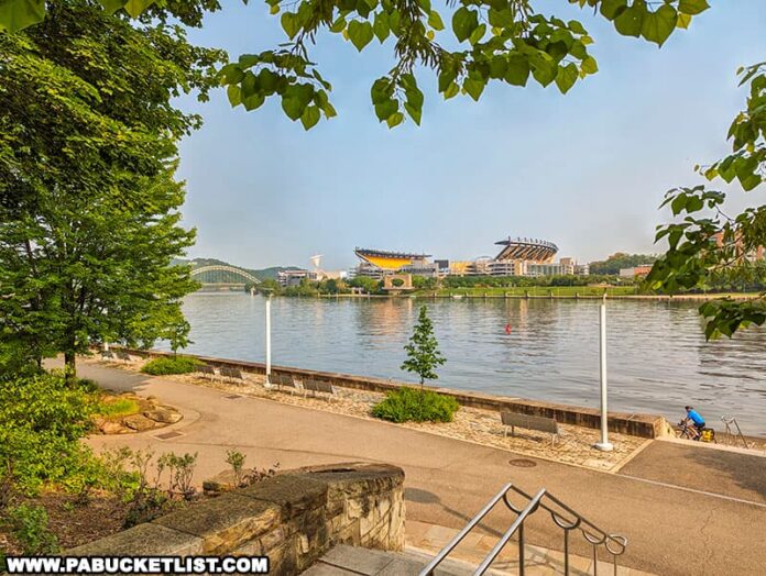 Exploring Point State Park in Pittsburgh - PA Bucket List